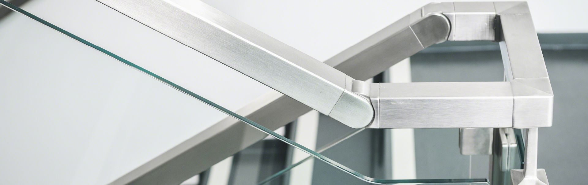 ᑕ ᑐ Square Handrail Bracket & Square Tube Steel Railings